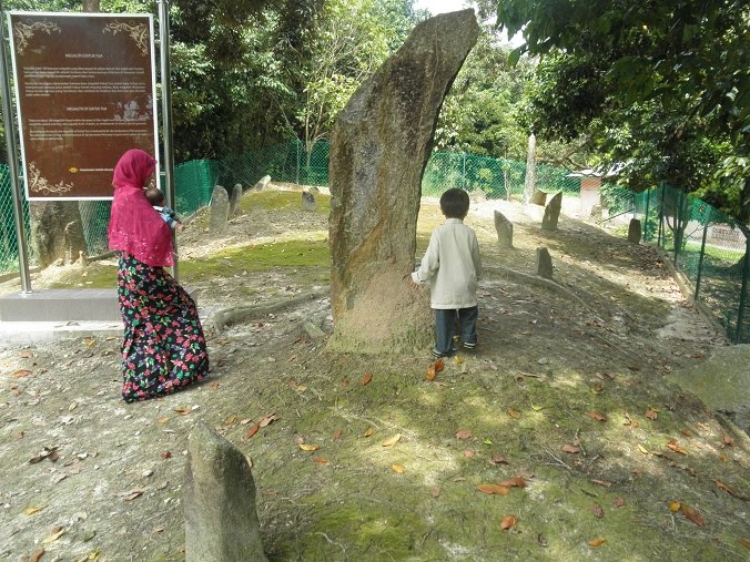 SENI LAMA MELAYU (MALAY OLDEN ART): Megalith (of) Datuk Tua