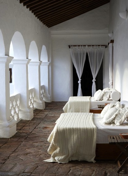 Elegant Abode: a room for two (or more)