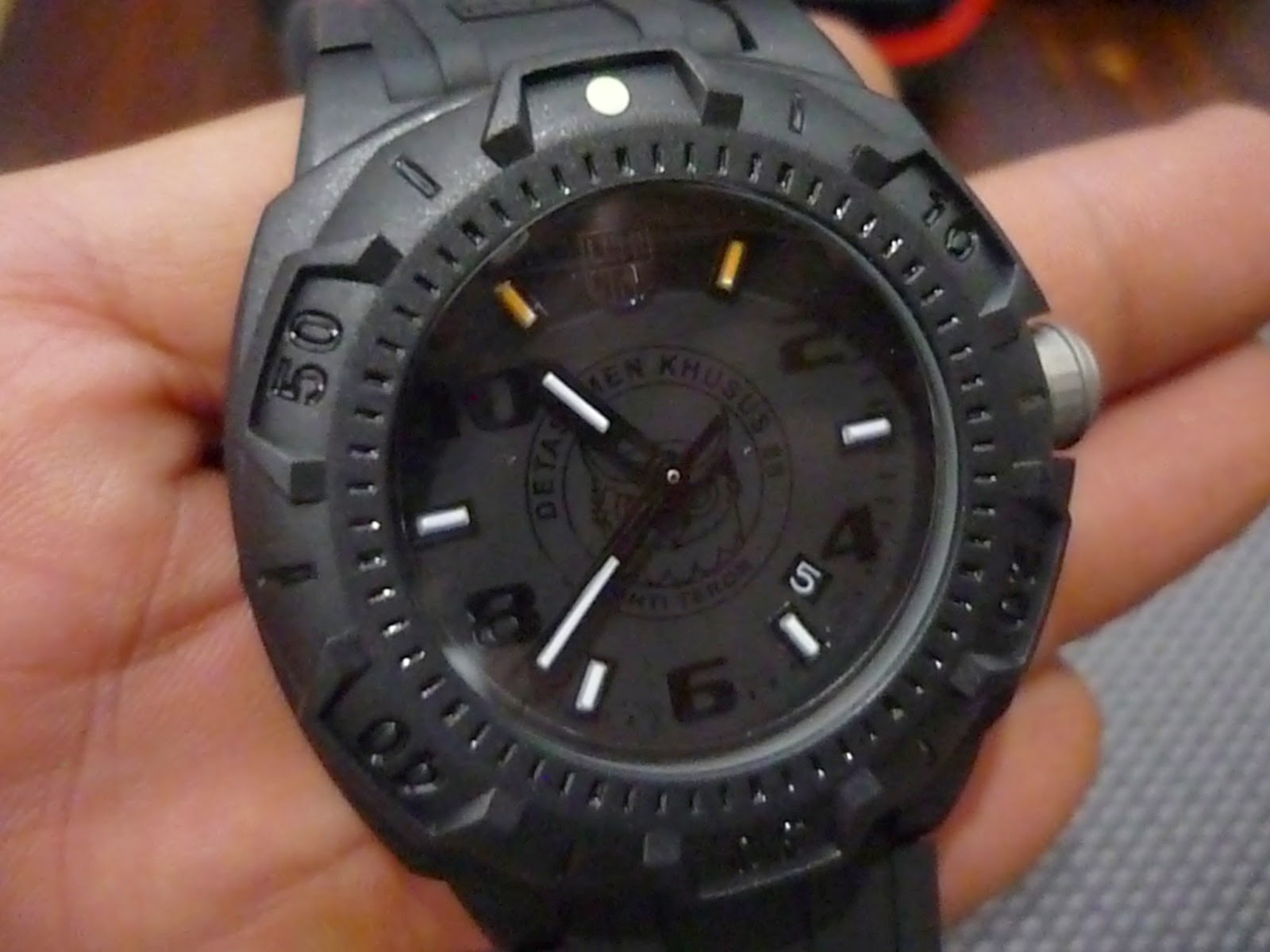 TNI - POLRI: JAM TANGAN DENSUS 88 (LUMINOX) TNI - POLRI: JAM TANGAN DENSUS 88 (LUMINOX)