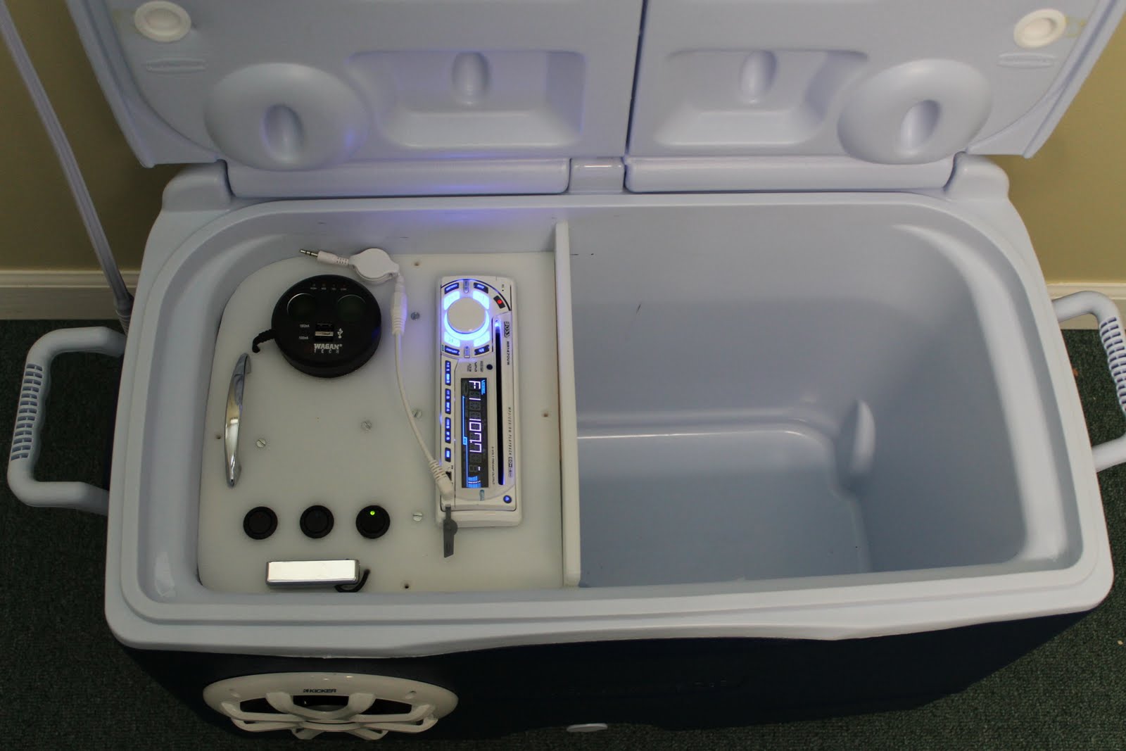 My Custom Cooler Radio: IT"S DONE! - My Completed Build