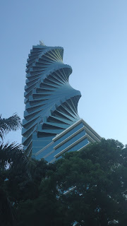 Salud y Trabajo: Un edificio para destacar en Panamá - El Tornillo
