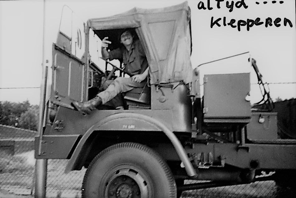 829-832 Zware Transport Compagnie: Kees Broekhuis is boven water...
