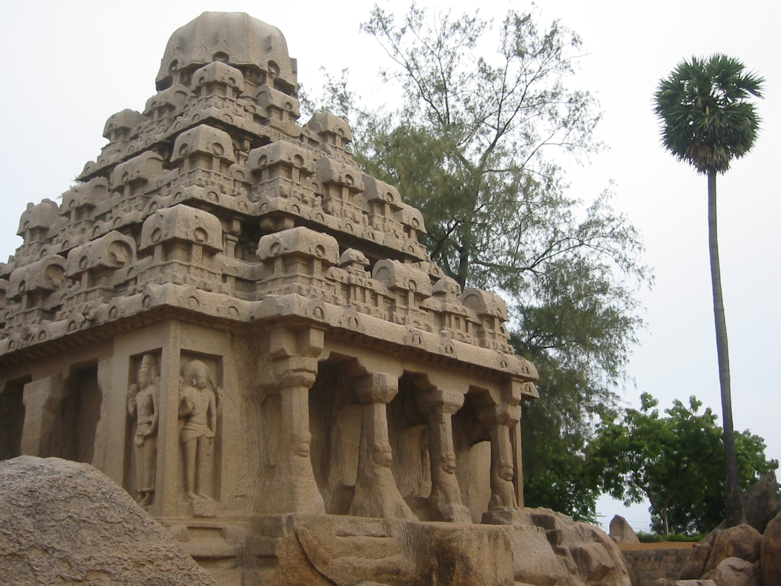 Tourism Places In World: mahabalipuram(Mamallapuram) wonders in rock