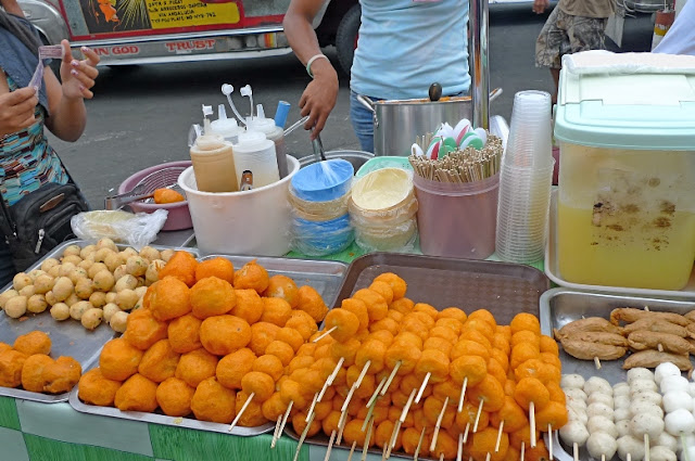 My Very First Blog: Eating Balut And Kwek Kwek In Quiapo