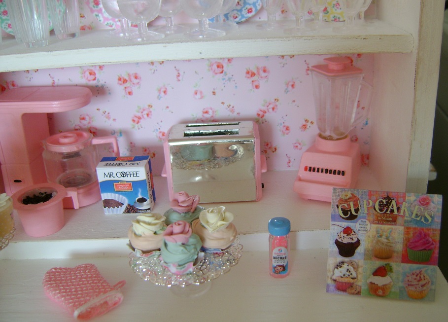 Baking In Miniature: Custom Requested Kitchen in 1:6 Scale