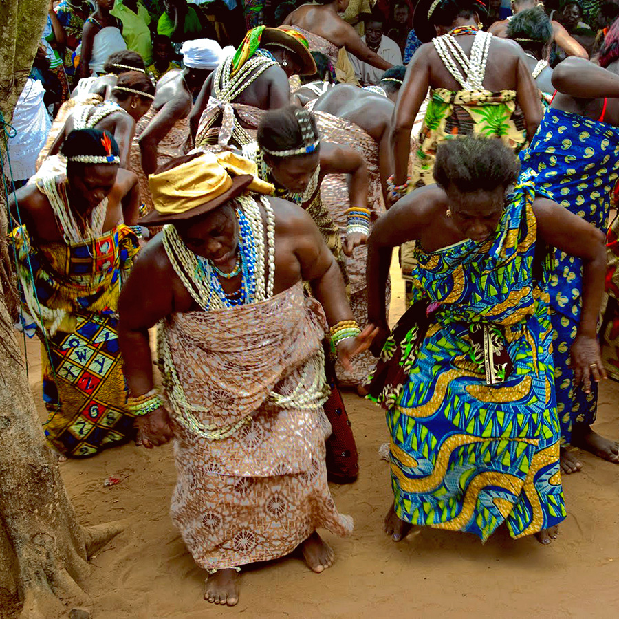 Afro Africa: Trowos, os Voduns Ewes