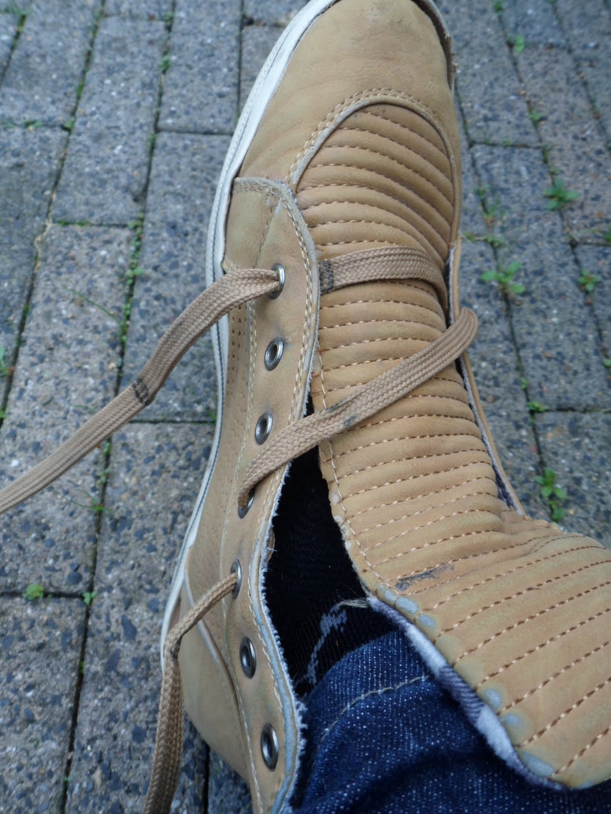 Driewerf Hoera: Veter strikken