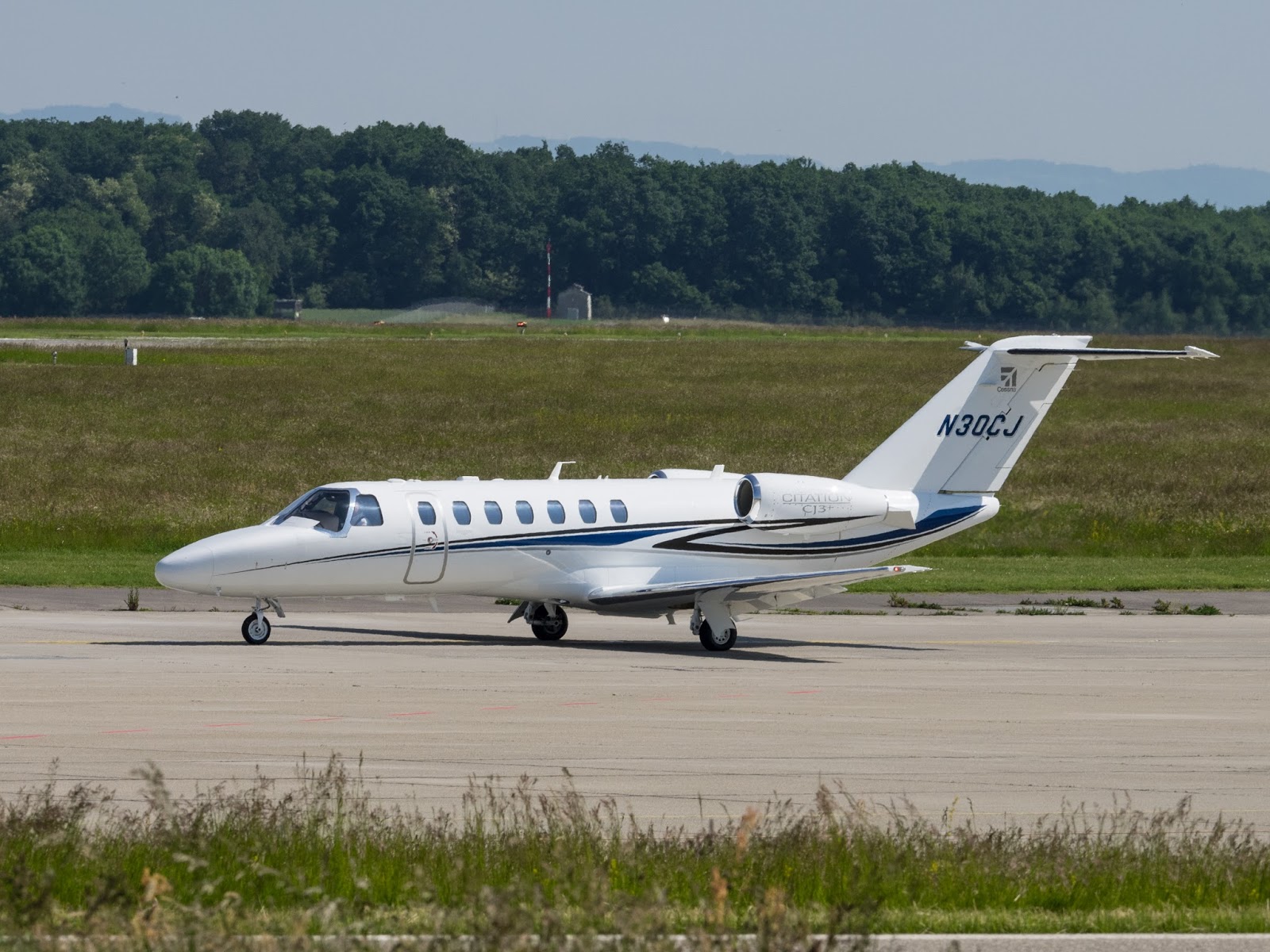 FLUGZEUGE Privatjets etc: N30CJ Cessna 525B C25B > Cessna Aircraft