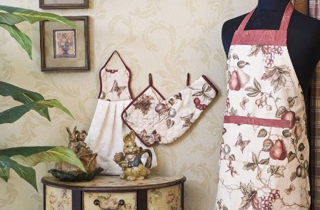 the kitchen apron: let's now set the table