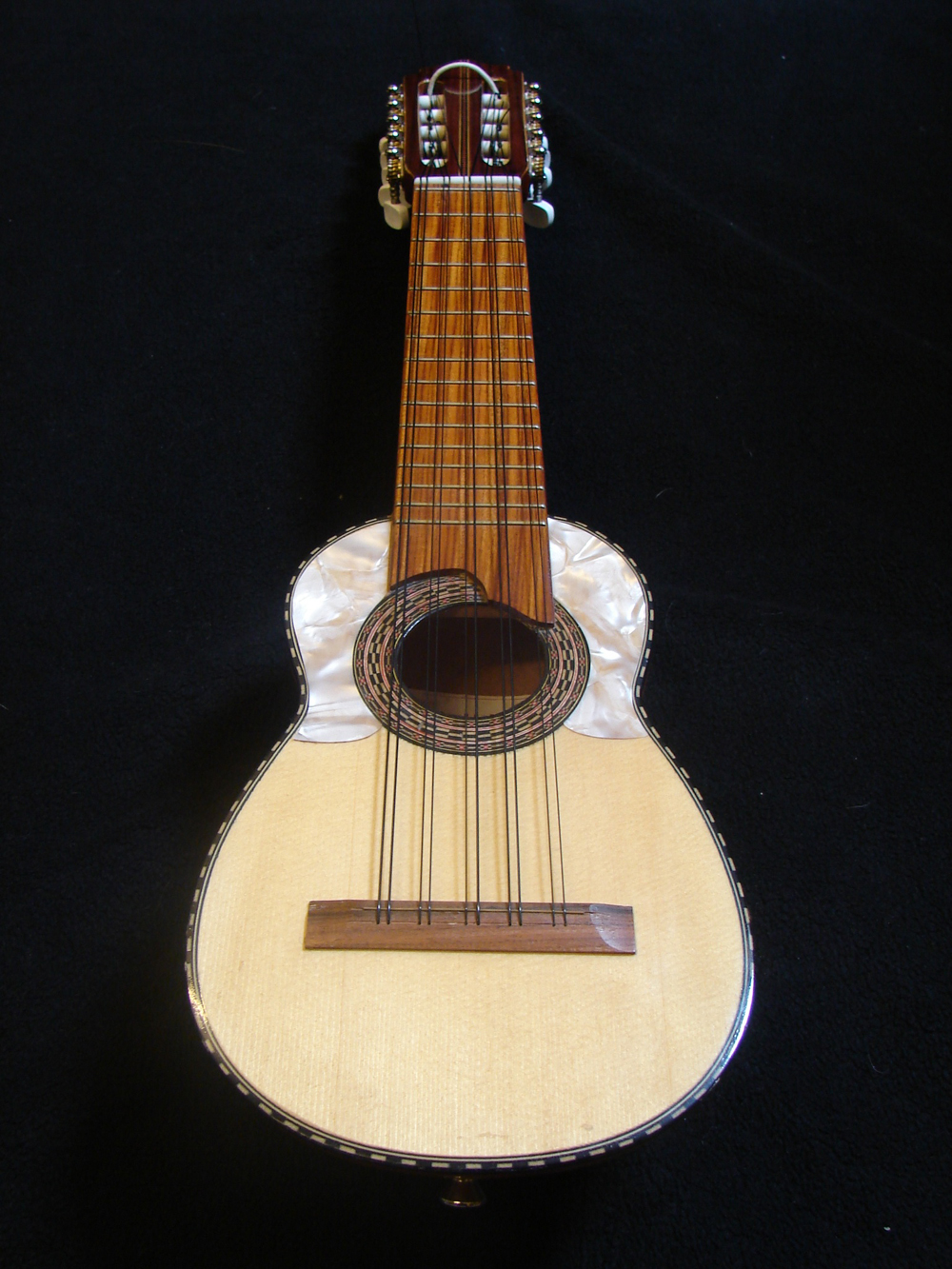 Música, Arte y Educación: El Charango