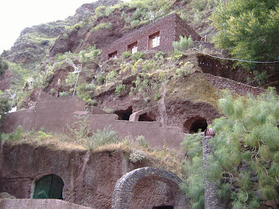 Typisch Kanarisches: Die Altkanarier - Leben in Höhlen und Steinhäusern