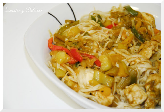Esencias & Delicias: Noodles con Pollo y Verduras