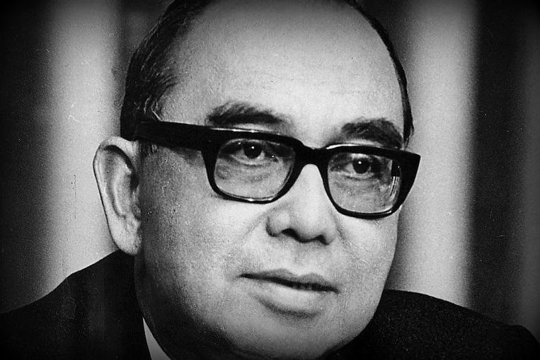 40 TAHUN HILANGNYA NEGARAWAN TUN ABDUL RAZAK - Anti-DAP Club
