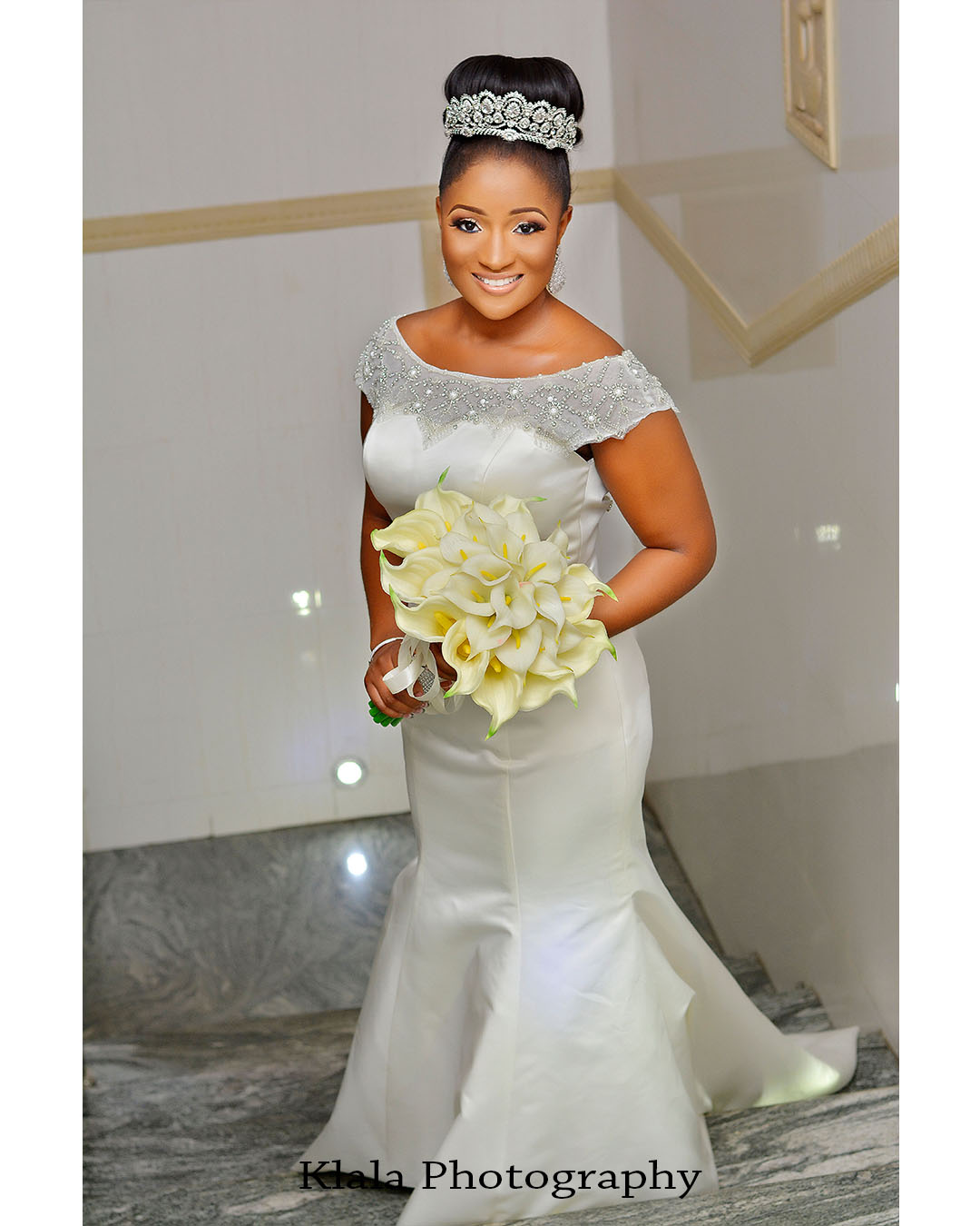 Ms Asoebi: Pictures of Simi and (ASP) Larinde on their wedding day