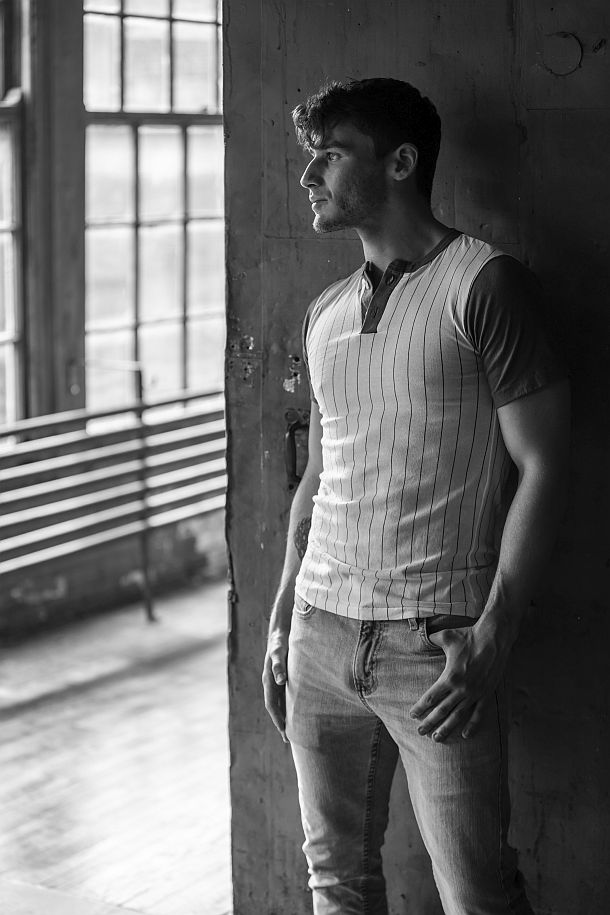 Favorite Hunks & Other Things: Friday, April 5, 2019