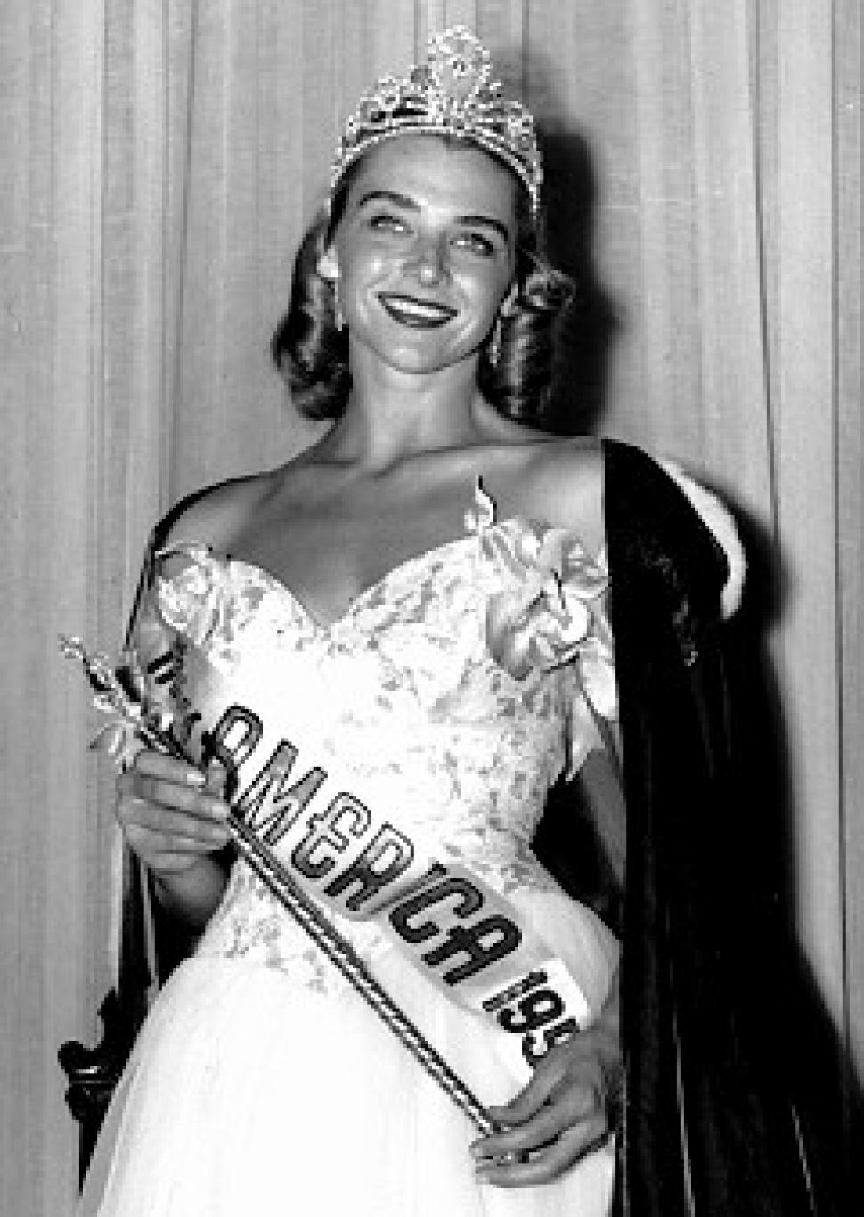 tauna vandeweghe - USA News Collections