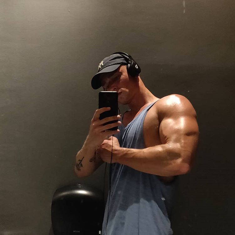 the beauty of male muscle: Jonas