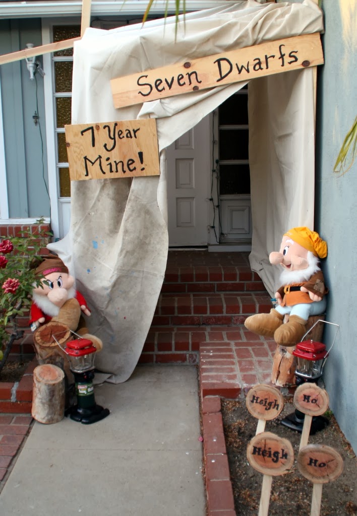 Invite and Delight: Seven Dwarfs Dinner