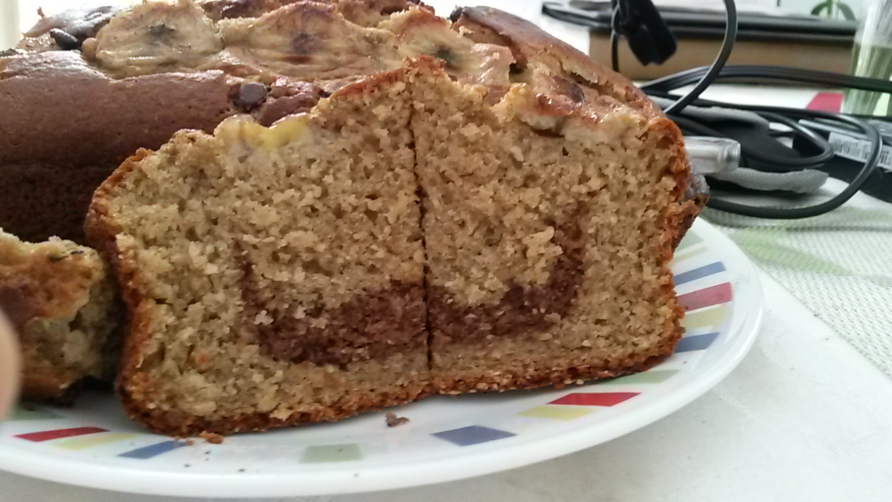 A Lambent Dream: Banana Oatmeal Bread with Nutella Smile