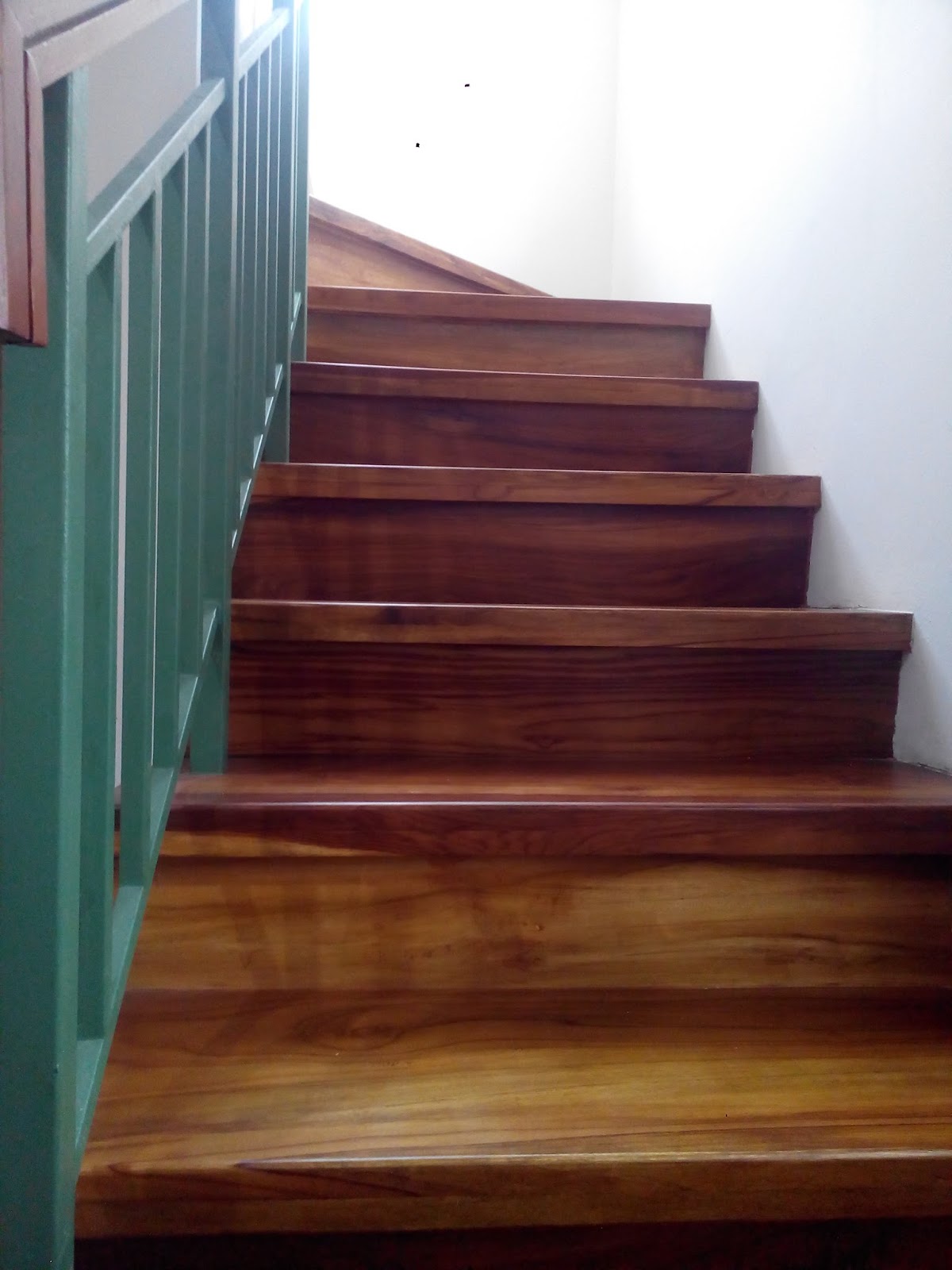 Project Pemasangan Tangga Kayu Jati - RUMAH PARKET