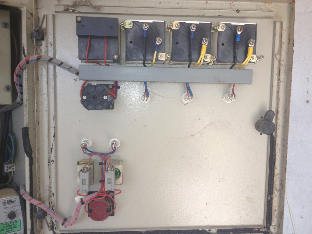 ΗΛΕΚΤΡΙΚΟΙ ΠΙΝΑΚΕΣ - ΑΥΤΟΜΑΤΙΣΜΟΙ: ΑΝΤΙΚΑΤΑΣΤΑΣΗ ΠΑΛΙΟΥ ΠΙΝΑΚΑ ΜΕ ΚΑΙΝΟΥΡΙΟ