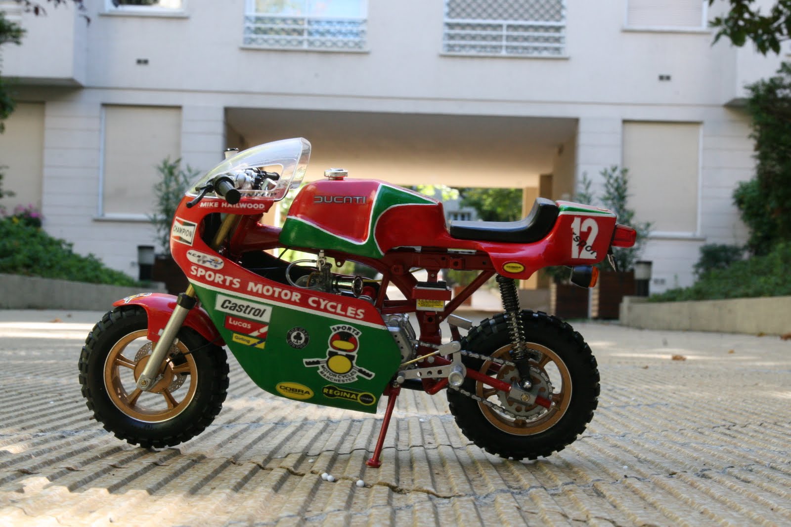 MOTO DESIGN E PASSIONI: Mini Cafè Racer ...non è mai troppo presto!