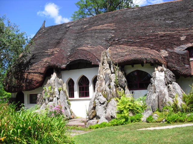 Photo-ops: Roadside Attraction: Santarella, Gingerbread House ...
