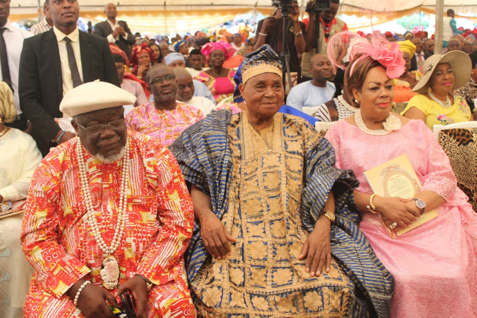NATIONAL APPLAUSE: PHOTOS: ESAMA OF BENIN KINGDOM CELEBRATE 82 BIRTHDAY