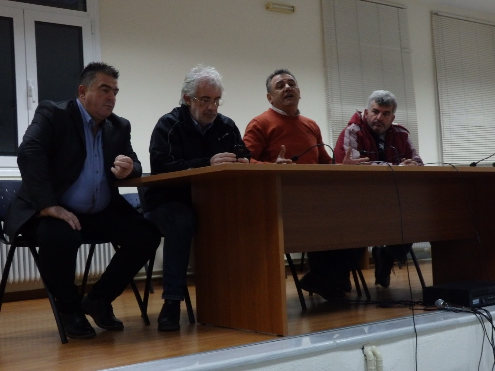 AMMOSIMATHIA BLOG: ΣΥΝΕΛΕΥΣΗ ΑΓΡΟΤΙΚΟΥ ΣΥΛΛΟΓΟΥ ΒΕΡΟΙΑΣ - ΚΑΤΑΛΗΨΗ ΣΤΟΝ ...