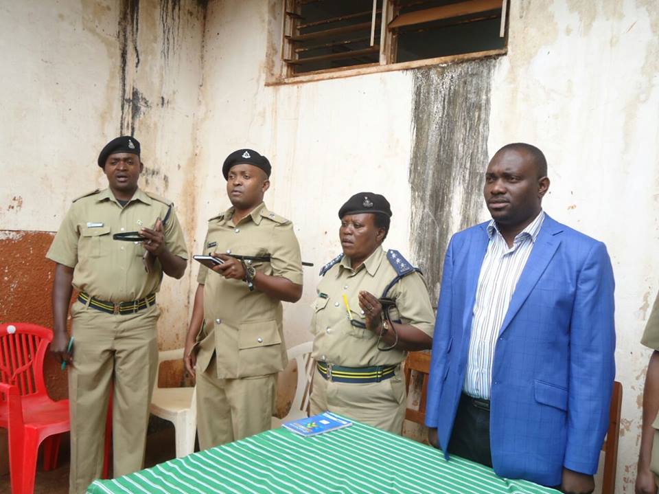 MBUNGE WA MBINGA MJINI MAPUNDA AAHIDI KUKARABATI NYUMBA YA KUISHI ...