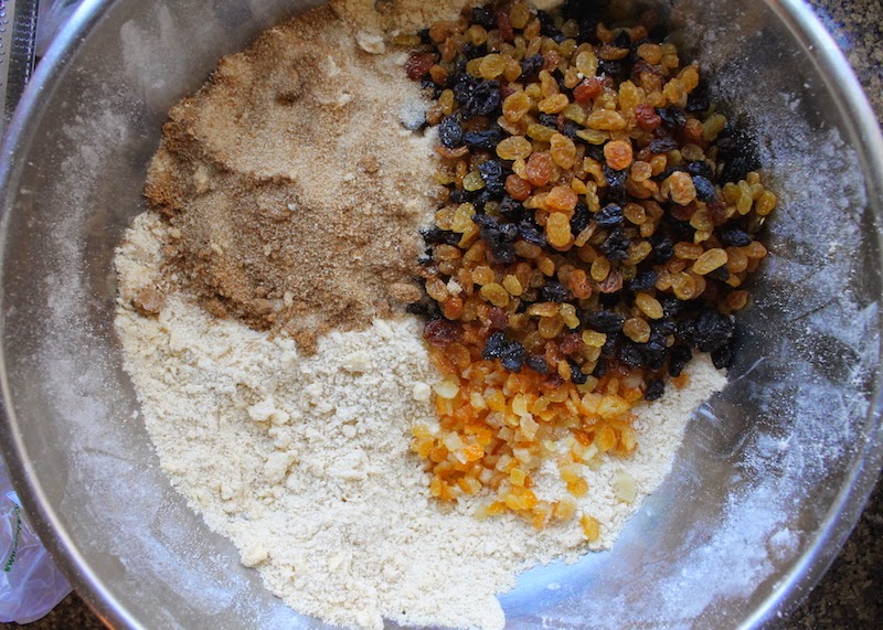 Food Lust People Love: London Porter Cake with Lemon Glaze #BundtBakers