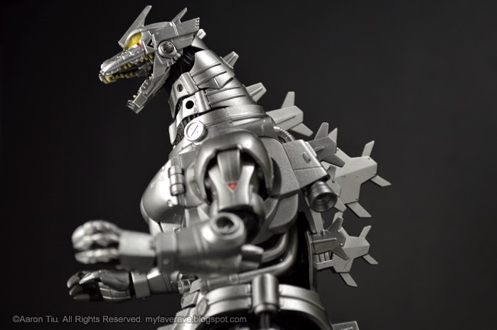 The Rave Corner: S.H. MonsterArts MFS-3 (Kiryu) Review