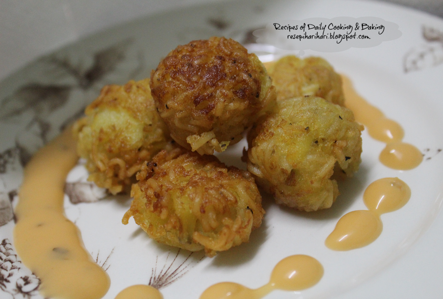 Recipes of Daily Cooking and Baking : Maggi Ball in Maggi Mushroom Soup