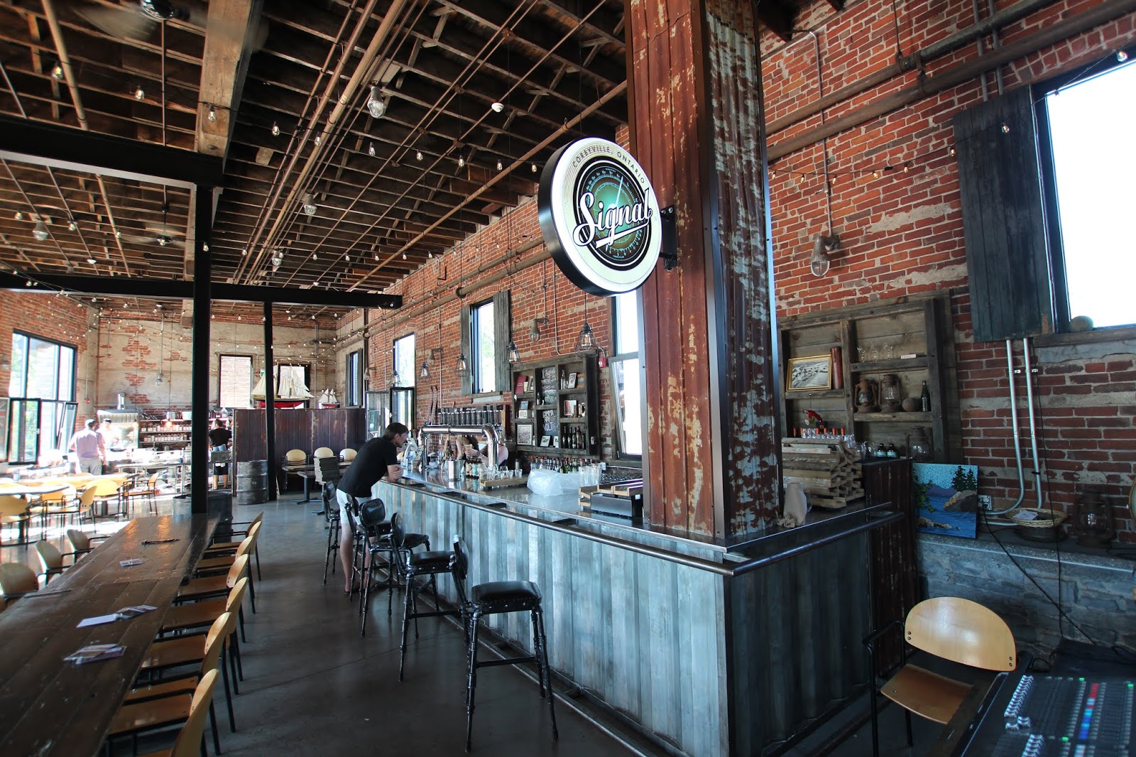 Signal Brewery - ambiente cool, comida e cerveja artesanal numa ...