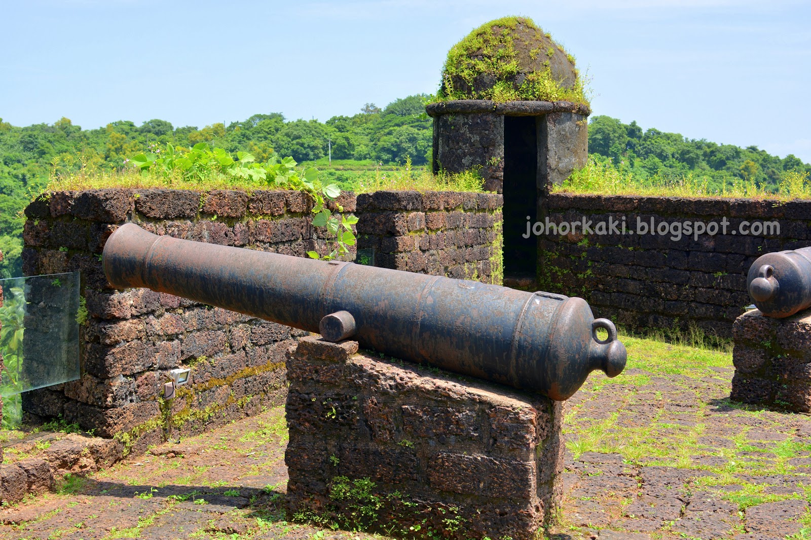 Forts of Goa Attractions Tour India JK1233 |Tony Johor Kaki Travels for ...