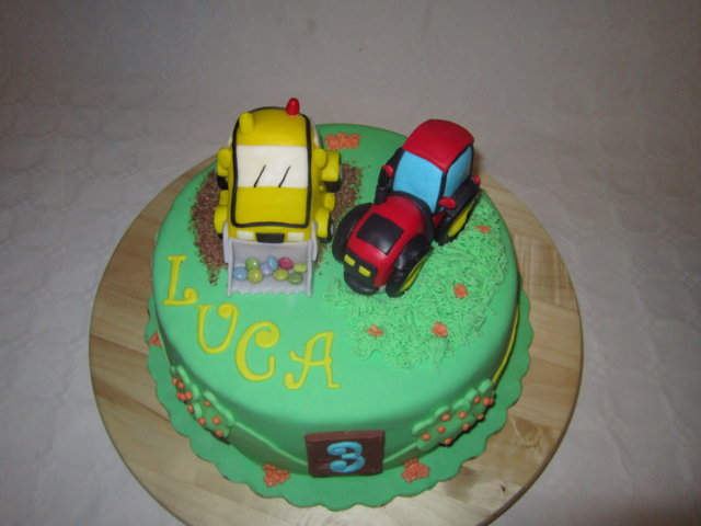 LODOCAKE: Torta trattore e ruspa