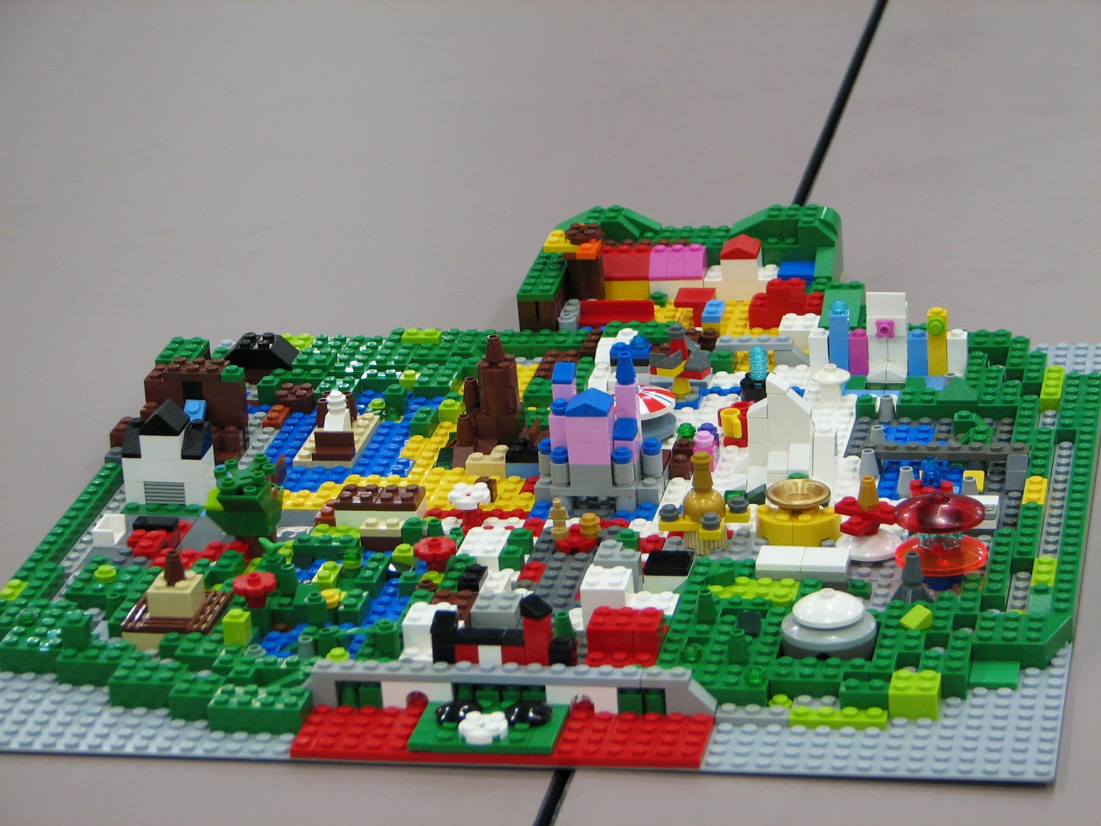 Gen Y-er On The Loose: Eight (8) Ways To Have Fun At A Lego Convention