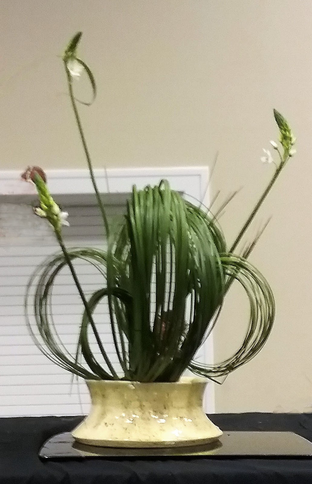 Flowers,Ikebana and I: Leaf Manipulation by Ms Yuri Ishizuka