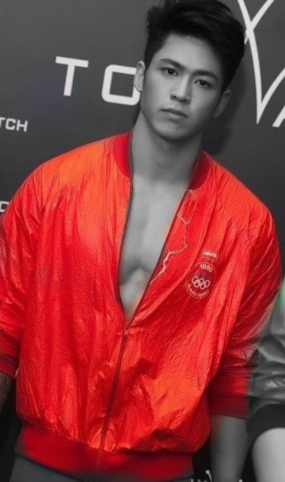 Miong21 @ Blogspot: Ninenote Chayut: Thai Hunk