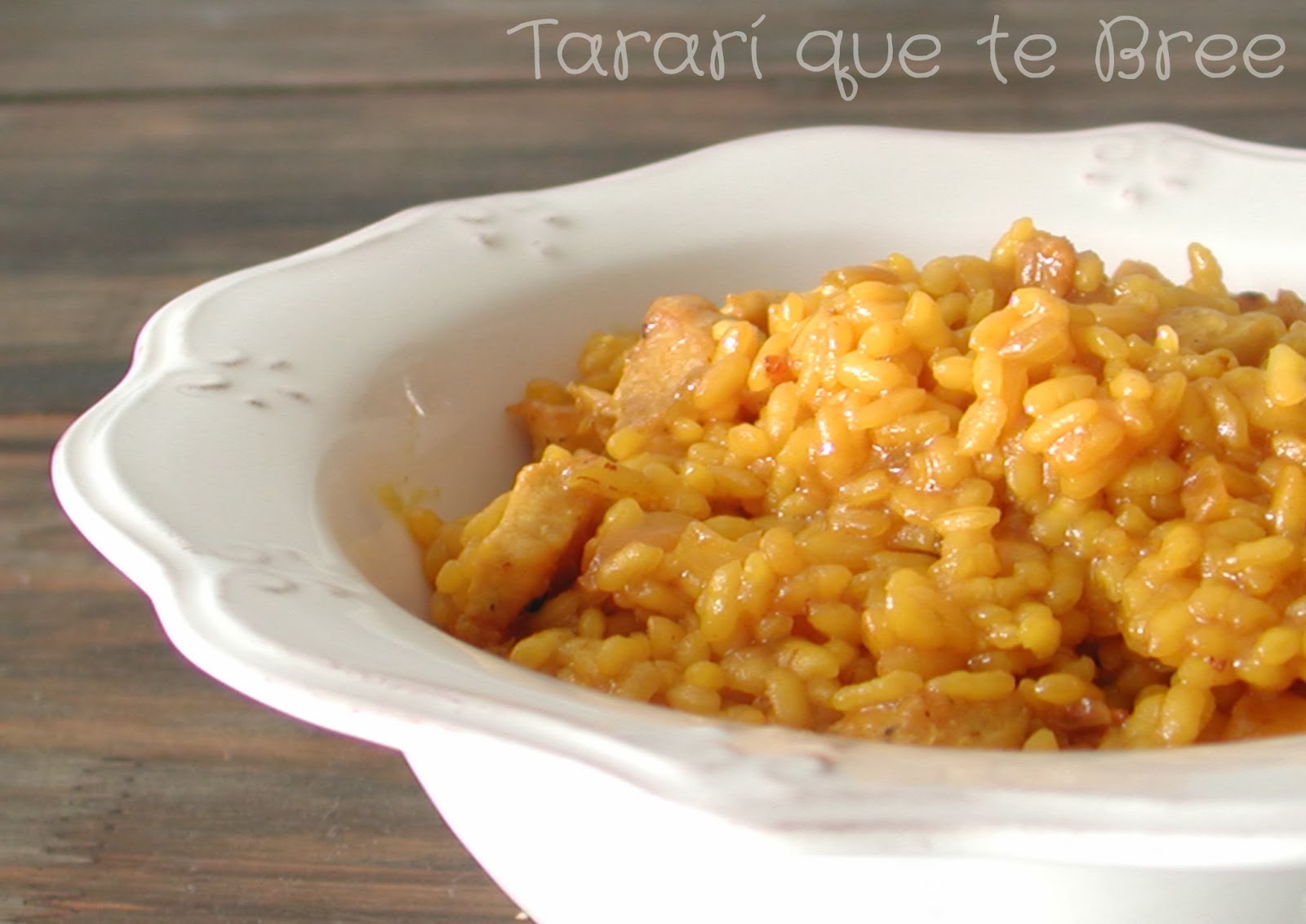 Arroz con cebolla y pollo.