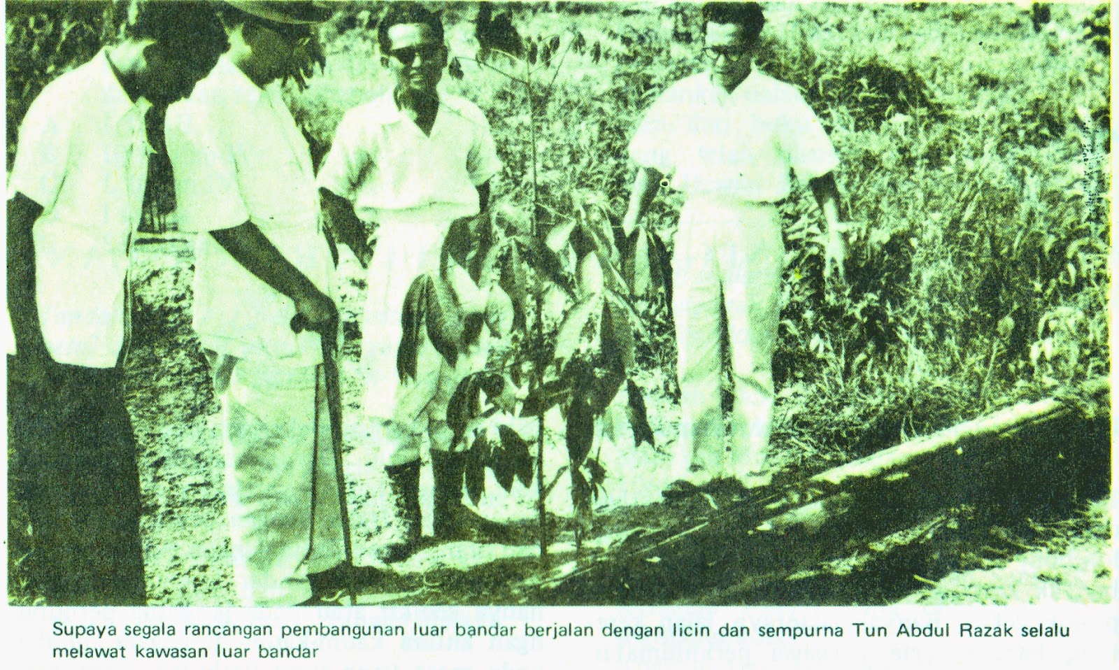 ahmadyaakob.com: TUN RAZAK HUSSEIN BAPA PEMBANGUNAN NEGARA