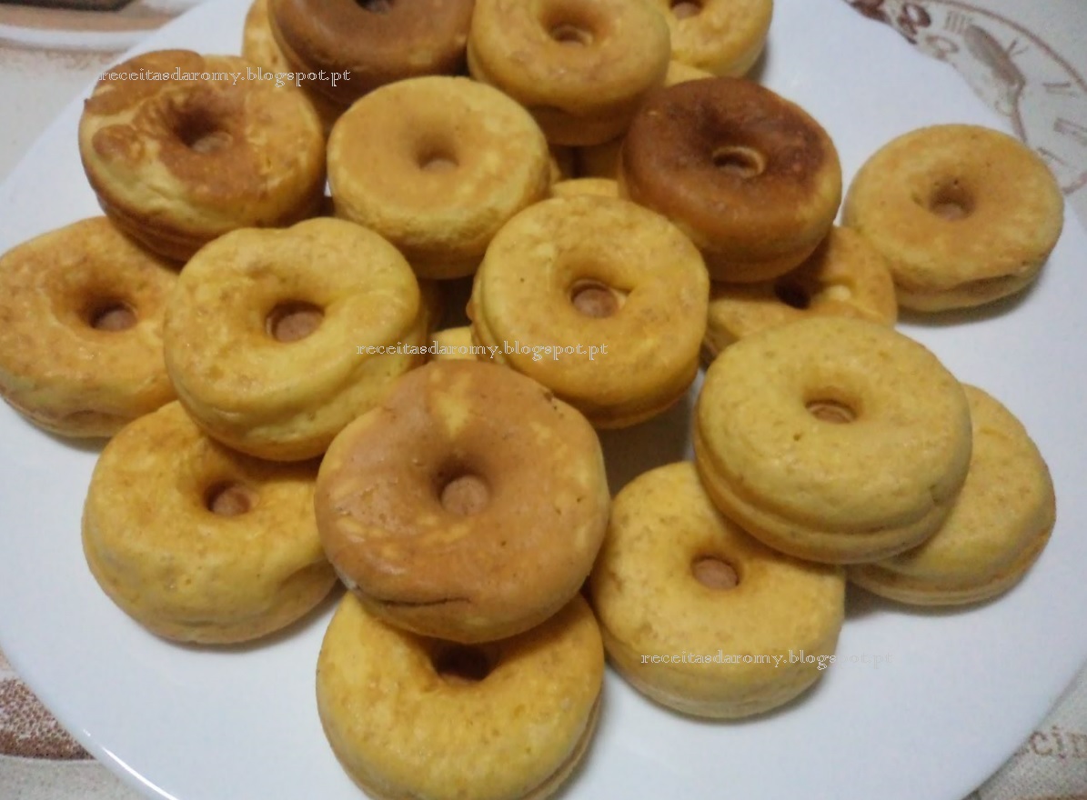 Mini Donuts com custarda