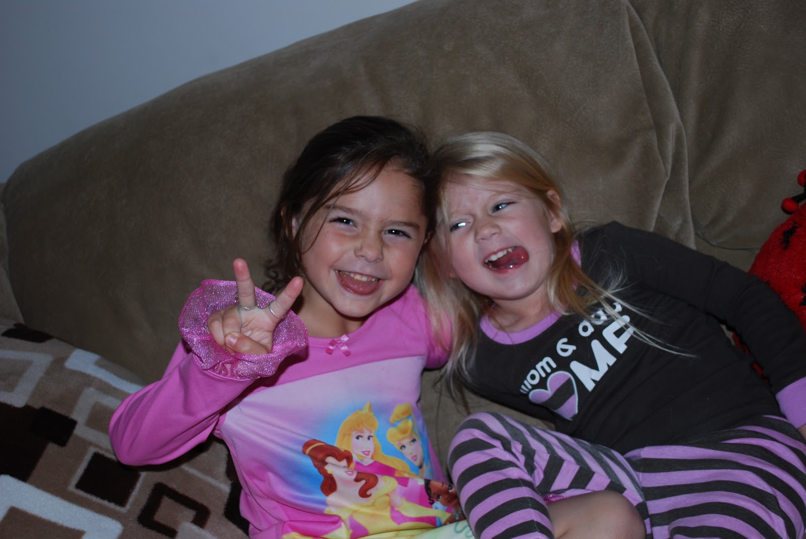 My Family Carr: Sammie's First Sleepover