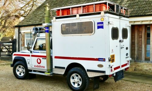 Landrover Defender: Land Rover Defender 110 TD5 LHD Ambulance