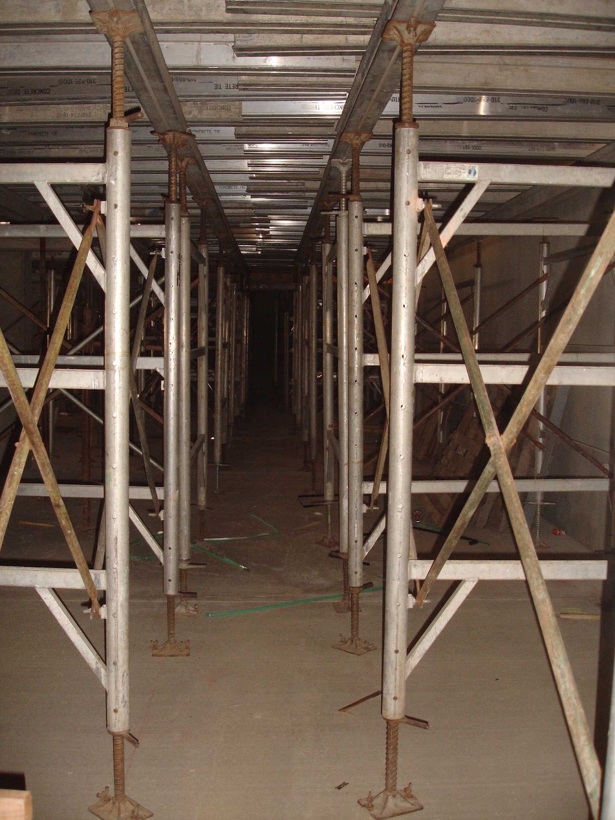 PSL Architects: The Serrano - Concrete deck formwork