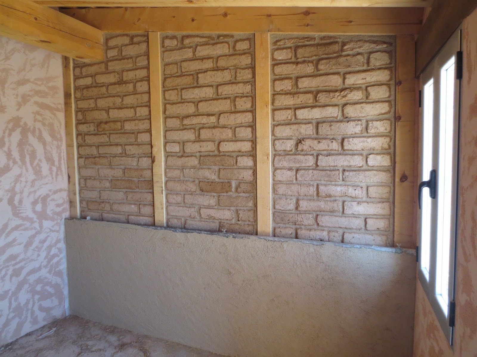 El Talon Sierte : Construcción ecológica, adobes de barro y paja, (Segovia)