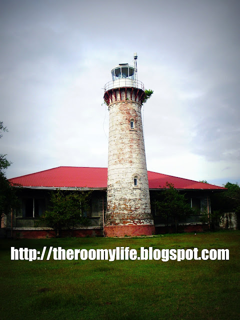 The Roomy Life: Batangas travel: Calatagan Lighthouse