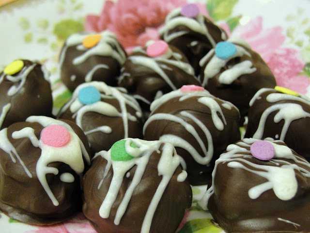 Little Lovables: Sweet Treats: Chocoley Chocolate And Candied Apples