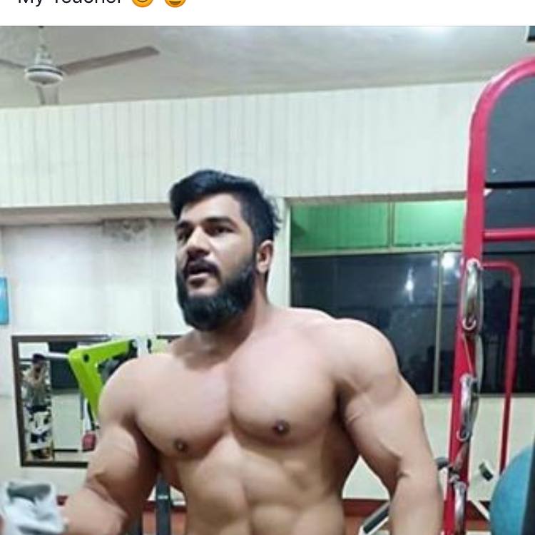 world bodybuilders pictures: loyllepuri faisalabadi bodybuilder rafaqat ...