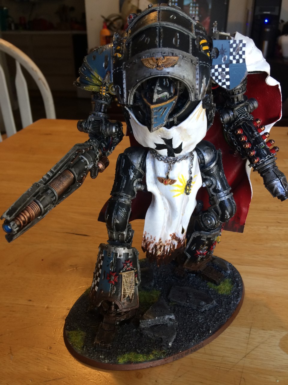 What's On Your Table: Custom Knight House - Faeit 212